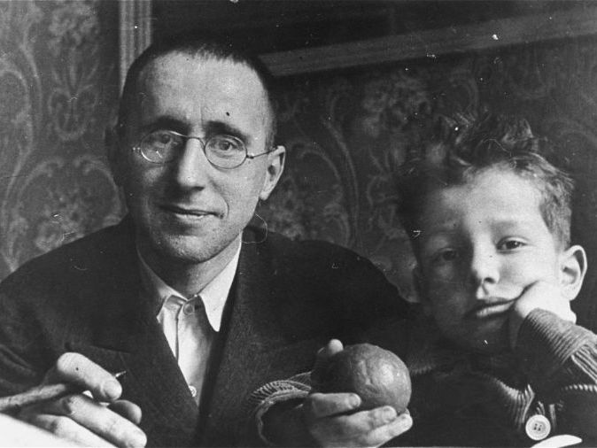 Brecht Lessons 1-7 | Teaching Resources